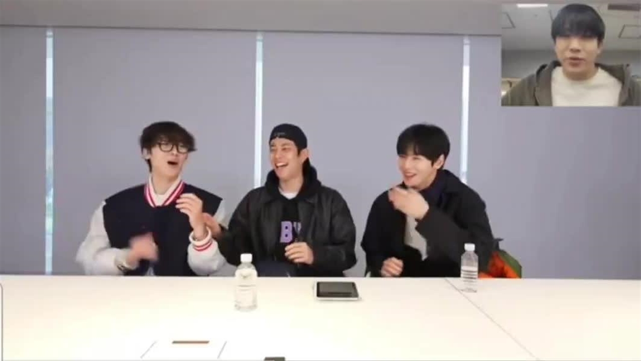 اینجا ۵ دقیقه تا اجرای موزیکال جین جین مونده و پسرا اذیتش میکنن و میگن ...